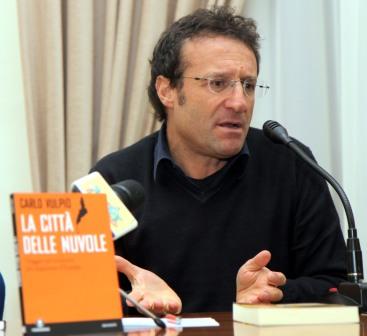 Libri 'LA CITTA' DELLE NUVOLE': INTERVISTA A CARLO VULPIO.